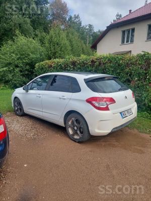 Balts Citroen C4 2011 Preiļi, ar dzinēja tilpumu 1.60 L un nobraukumu 353 tūkst. km par 2100 €, foto  vietnē AUTOMOTO.COM.LV