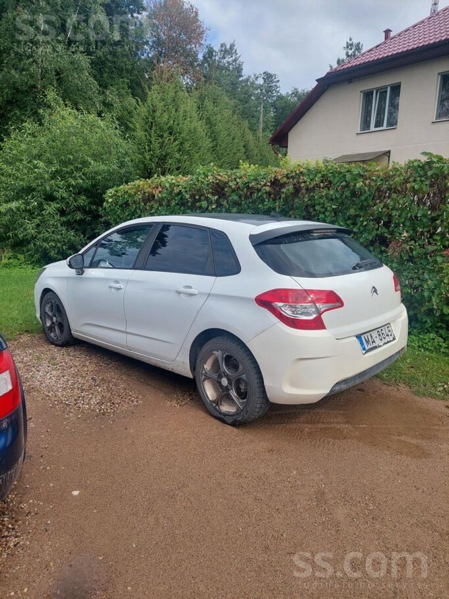Balts Citroen C4 2011 Preiļi, ar dzinēja tilpumu 1.60 L un nobraukumu 353 tūkst. km par 2100 €, foto 1 vietnē AUTOMOTO.COM.LV