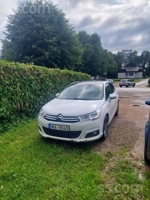 Balts Citroen C4 2011 Preiļi, ar dzinēja tilpumu 1.60 L un nobraukumu 353 tūkst. km par 2100 €, foto 3 vietnē AUTOMOTO.COM.LV