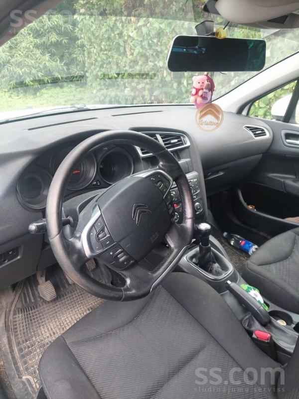 Balts Citroen C4 2011 Preiļi, ar dzinēja tilpumu 1.60 L un nobraukumu 353 tūkst. km par 2100 €, foto 3 vietnē AUTOMOTO.COM.LV