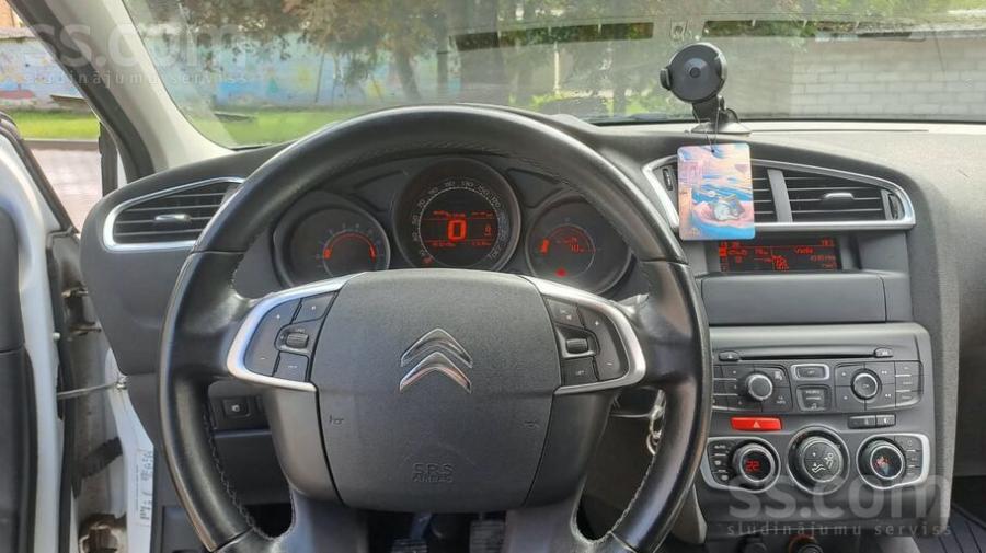 Balts Citroen C4 2011 Saldus, ar dzinēja tilpumu 1.60 L un nobraukumu 191 tūkst. km par 3150 €, foto 5 vietnē AUTOMOTO.COM.LV