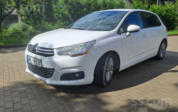 Citroen C4 2011 in Saldus on AUTOMOTO.COM.LV White Citroen C4 2011 in Saldus, with an engine capacity of 1.60 L and mileage of 191 thousand km for 3150 €, photo 1 on AUTOMOTO.COM.LV
