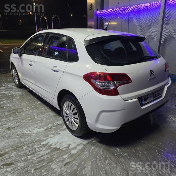 Balts Citroen C4 2011 Daugavpils, ar dzinēja tilpumu 1.60 L un nobraukumu 249 tūkst. km par 4000 €, foto 5 vietnē AUTOMOTO.COM.LV