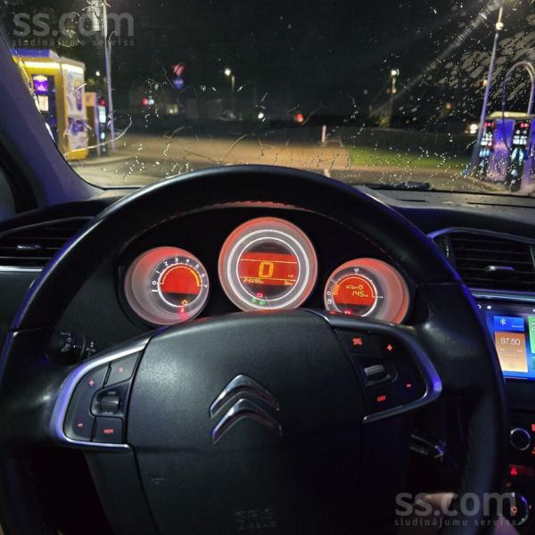 Balts Citroen C4 2011 Daugavpils, ar dzinēja tilpumu 1.60 L un nobraukumu 249 tūkst. km par 4000 €, foto 7 vietnē AUTOMOTO.COM.LV