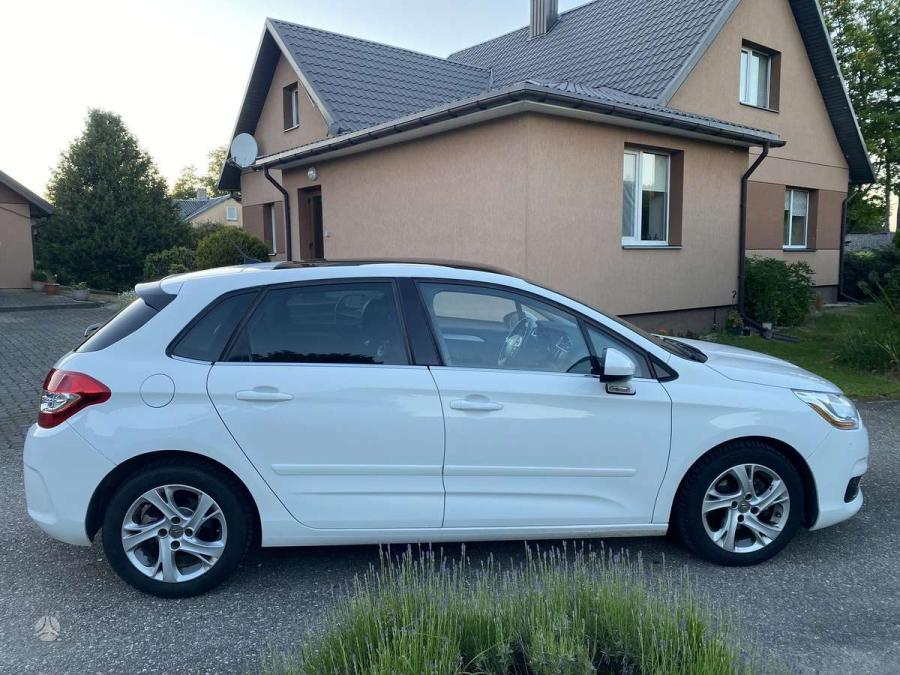 Balts Citroen C4 2012 Kauņa, ar dzinēja tilpumu 1.58 L un nobraukumu 224 tūkst. km par 3950 €, foto 7 vietnē AUTOMOTO.COM.LV