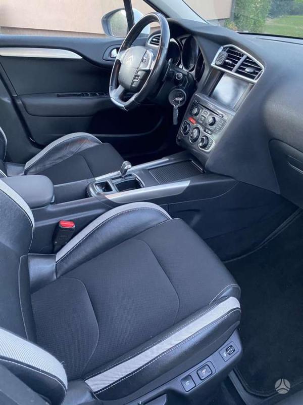Balts Citroen C4 2012 Kauņa, ar dzinēja tilpumu 1.58 L un nobraukumu 224 tūkst. km par 3950 €, foto 9 vietnē AUTOMOTO.COM.LV