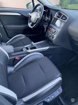 Balts Citroen C4 2012 Kauņa, ar dzinēja tilpumu 1.58 L un nobraukumu 224 tūkst. km par 3950 €, foto 10 vietnē AUTOMOTO.COM.LV