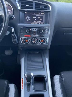 Balts Citroen C4 2012 Kauņa, ar dzinēja tilpumu 1.58 L un nobraukumu 224 tūkst. km par 3950 €, foto 14 vietnē AUTOMOTO.COM.LV