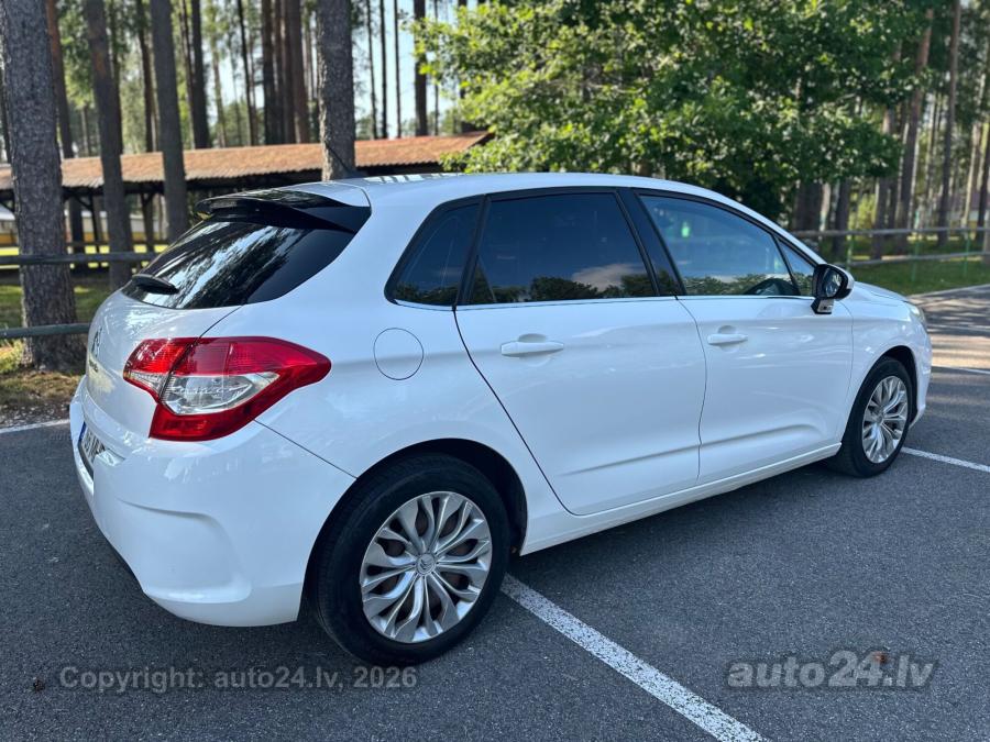 Balts Citroen C4 2012 Pērnava, ar dzinēja tilpumu 1.60 L un nobraukumu 178 tūkst. km par 2989 €, foto 7 vietnē AUTOMOTO.COM.LV