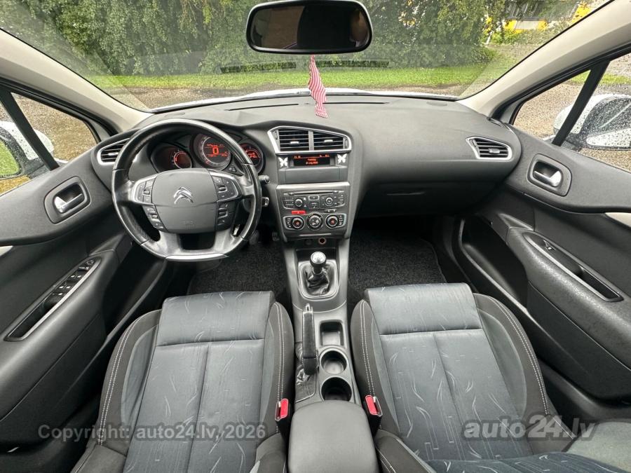Balts Citroen C4 2012 Pērnava, ar dzinēja tilpumu 1.60 L un nobraukumu 178 tūkst. km par 2989 €, foto 12 vietnē AUTOMOTO.COM.LV