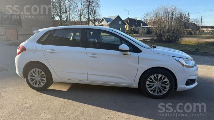 Balts Citroen C4 2013 Jelgava, ar dzinēja tilpumu 1.60 L un nobraukumu 315 tūkst. km par 3100 €, foto 3 vietnē AUTOMOTO.COM.LV