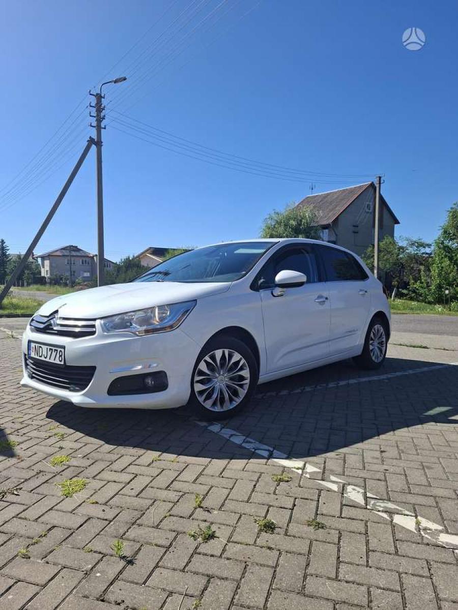 White Citroen C4 2013 in Rokiskis, with an engine capacity of 1.56 L and mileage of 283 thousand km for 4100 €, photo 1 on AUTOMOTO.COM.LV