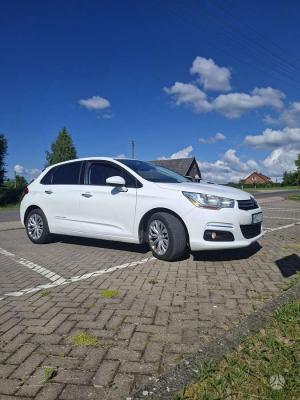 White Citroen C4 2013 in Rokiskis, with an engine capacity of 1.56 L and mileage of 283 thousand km for 4100 €, photo 3 on AUTOMOTO.COM.LV