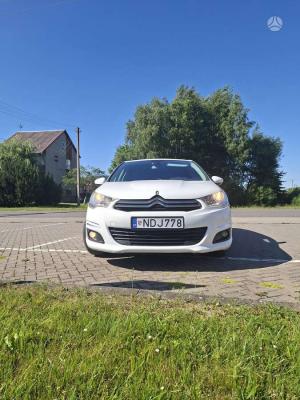 White Citroen C4 2013 in Rokiskis, with an engine capacity of 1.56 L and mileage of 283 thousand km for 4100 €, photo 4 on AUTOMOTO.COM.LV