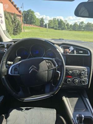 White Citroen C4 2013 in Rokiskis, with an engine capacity of 1.56 L and mileage of 283 thousand km for 4100 €, photo 6 on AUTOMOTO.COM.LV
