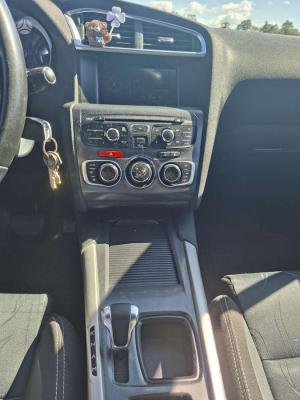 White Citroen C4 2013 in Rokiskis, with an engine capacity of 1.56 L and mileage of 283 thousand km for 4100 €, photo 10 on AUTOMOTO.COM.LV