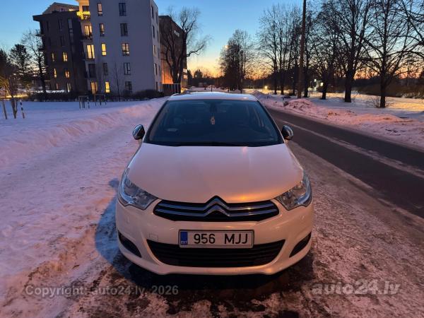White Citroen C4 2014 in Tallinn, with an engine capacity of 1.60 L and mileage of 167 thousand km for 4150 €, photo 4 on AUTOMOTO.COM.LV