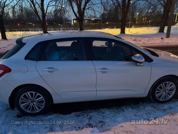 White Citroen C4 2014 in Tallinn, with an engine capacity of 1.60 L and mileage of 167 thousand km for 4150 €, photo 8 on AUTOMOTO.COM.LV
