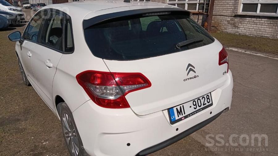 Balts Citroen C4 2014 Liepāja, ar dzinēja tilpumu 1.60 L un nobraukumu 265 tūkst. km par 3555 €, foto 14 vietnē AUTOMOTO.COM.LV