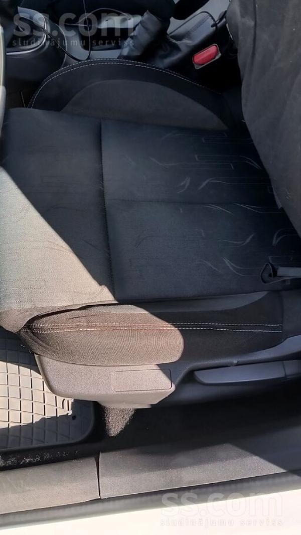 Balts Citroen C4 2014 Liepāja, ar dzinēja tilpumu 1.60 L un nobraukumu 265 tūkst. km par 3555 €, foto 8 vietnē AUTOMOTO.COM.LV