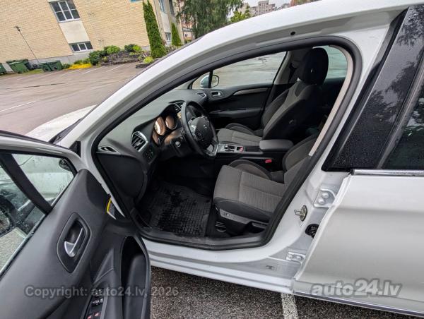 Balts Citroen C4 2014 Tallina, ar dzinēja tilpumu 1.60 L un nobraukumu 219 tūkst. km par 4490 €, foto 8 vietnē AUTOMOTO.COM.LV
