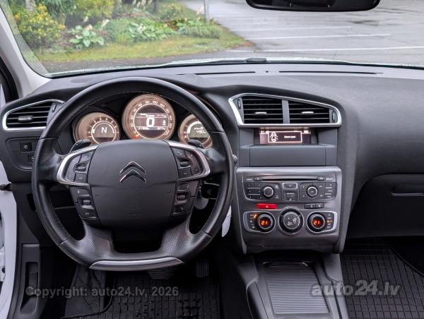 Balts Citroen C4 2014 Tallina, ar dzinēja tilpumu 1.60 L un nobraukumu 219 tūkst. km par 4490 €, foto 10 vietnē AUTOMOTO.COM.LV