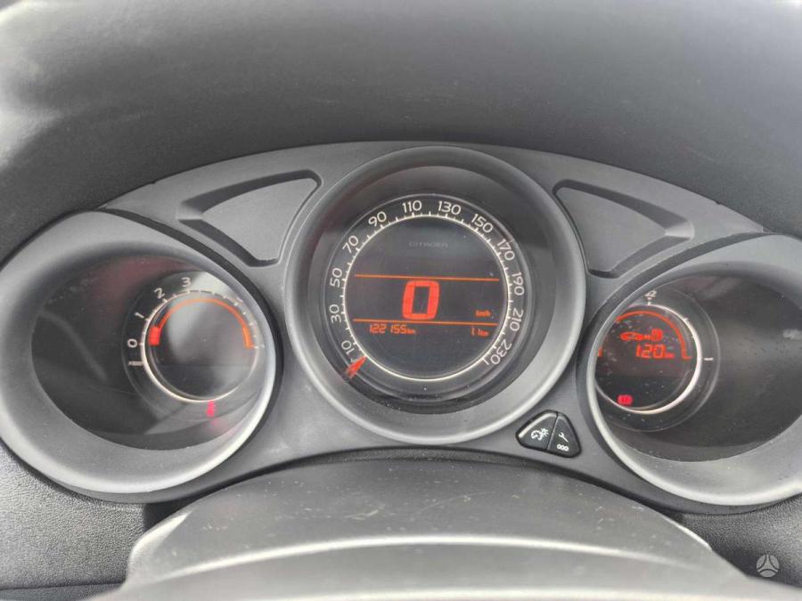 White Citroen C4 2014 in Taurage, with an engine capacity of 1.20 L and mileage of 122 thousand km for 3700 €, photo 15 on AUTOMOTO.COM.LV