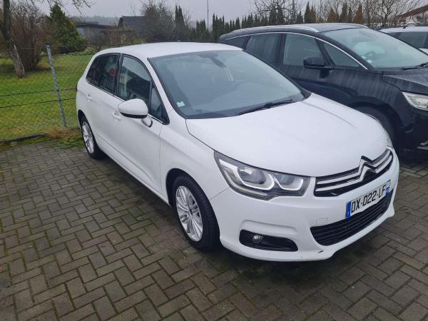 White Citroen C4 2015 in Taurage, with an engine capacity of 1.56 L and mileage of 216 thousand km for 3850 €, photo 1 on AUTOMOTO.COM.LV