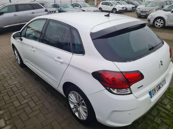 White Citroen C4 2015 in Taurage, with an engine capacity of 1.56 L and mileage of 216 thousand km for 3850 €, photo 2 on AUTOMOTO.COM.LV
