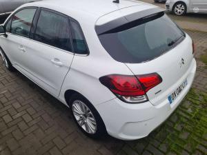 White Citroen C4 2015 in Taurage, with an engine capacity of 1.56 L and mileage of 216 thousand km for 3850 €, photo 5 on AUTOMOTO.COM.LV