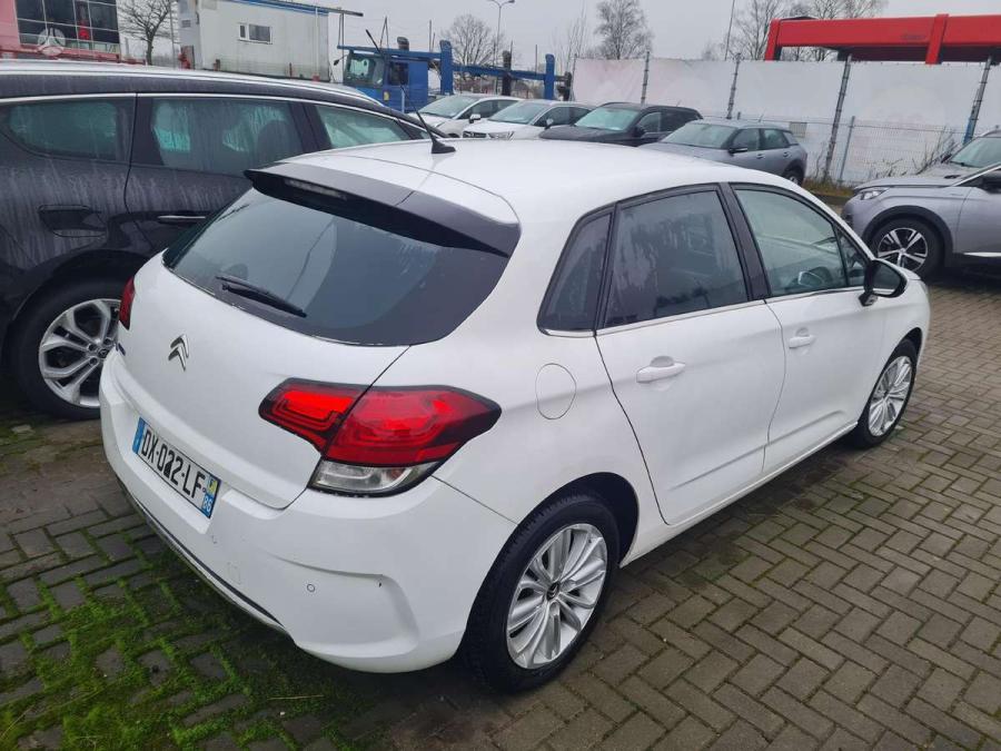 White Citroen C4 2015 in Taurage, with an engine capacity of 1.56 L and mileage of 216 thousand km for 3850 €, photo 6 on AUTOMOTO.COM.LV