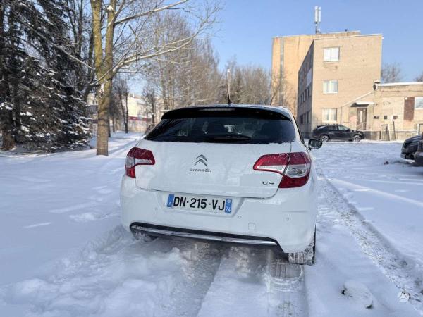 Balts Citroen C4 2015 Šauļi, ar dzinēja tilpumu 1.20 L un nobraukumu 106 tūkst. km par 3900 €, foto 11 vietnē AUTOMOTO.COM.LV