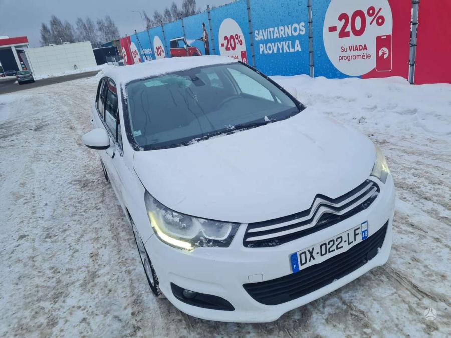 Balts Citroen C4 2015 Tauragė, ar dzinēja tilpumu 1.56 L un nobraukumu 212 tūkst. km par 3850 €, foto 1 vietnē AUTOMOTO.COM.LV