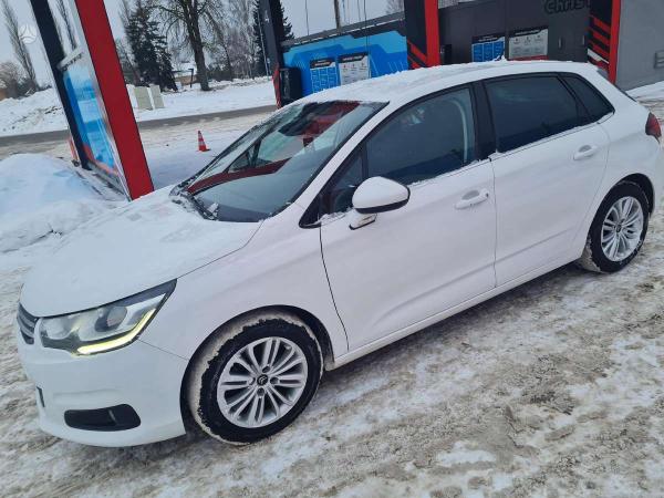 Balts Citroen C4 2015 Tauragė, ar dzinēja tilpumu 1.56 L un nobraukumu 212 tūkst. km par 3850 €, foto 2 vietnē AUTOMOTO.COM.LV