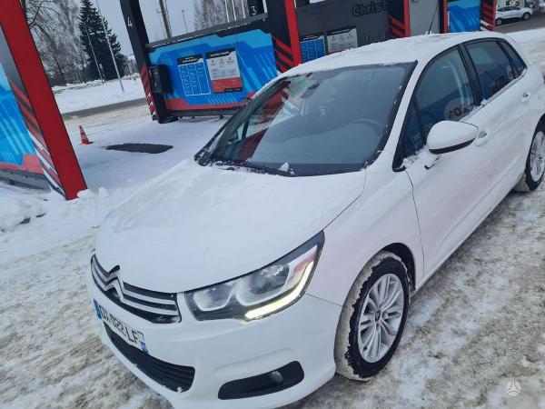 Balts Citroen C4 2015 Tauragė, ar dzinēja tilpumu 1.56 L un nobraukumu 212 tūkst. km par 3850 €, foto 3 vietnē AUTOMOTO.COM.LV