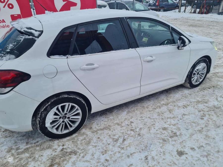 Balts Citroen C4 2015 Tauragė, ar dzinēja tilpumu 1.56 L un nobraukumu 212 tūkst. km par 3850 €, foto 6 vietnē AUTOMOTO.COM.LV