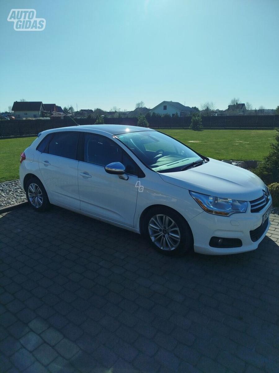 White Citroen C4 2015 in Klaipeda, with an engine capacity of 1.20 L and mileage of 247 thousand km for 2500 €, photo 6 on AUTOMOTO.COM.LV