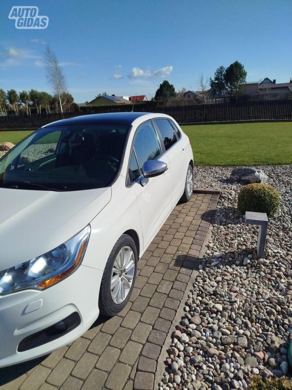White Citroen C4 2015 in Klaipeda, with an engine capacity of 1.20 L and mileage of 247 thousand km for 2500 €, photo 6 on AUTOMOTO.COM.LV