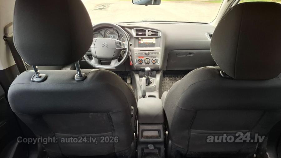 White Citroen C4 2015 in Tallinn, with an engine capacity of 1.60 L and mileage of 206 thousand km for 6000 €, photo 6 on AUTOMOTO.COM.LV
