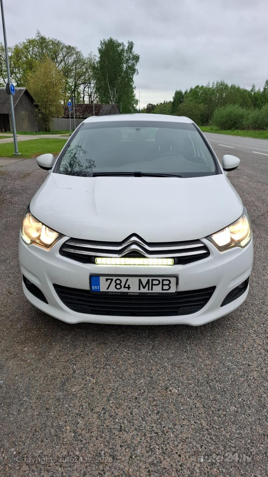 White Citroen C4 2015 in Tallinn, with an engine capacity of 1.60 L and mileage of 206 thousand km for 6000 €, photo 9 on AUTOMOTO.COM.LV