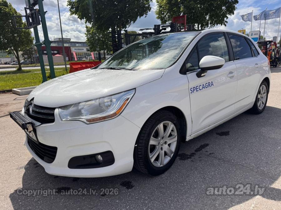 Balts Citroen C4 2015 Tallina, ar dzinēja tilpumu 1.60 L un nobraukumu 369 tūkst. km par 3100 €, foto 1 vietnē AUTOMOTO.COM.LV