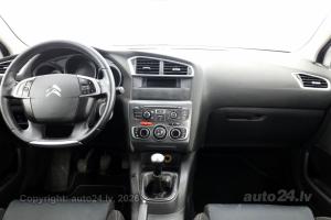 White Citroen C4 2015 in Tallinn, with an engine capacity of 1.60 L and mileage of 369 thousand km for 2199 €, photo 6 on AUTOMOTO.COM.LV