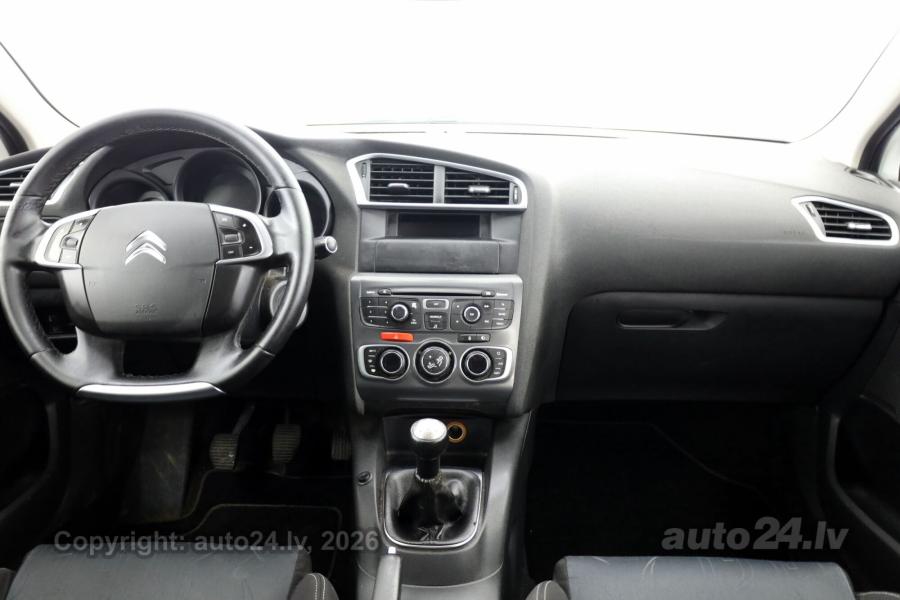 White Citroen C4 2015 in Tallinn, with an engine capacity of 1.60 L and mileage of 369 thousand km for 2199 €, photo 6 on AUTOMOTO.COM.LV