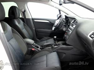 White Citroen C4 2015 in Tallinn, with an engine capacity of 1.60 L and mileage of 369 thousand km for 2199 €, photo 7 on AUTOMOTO.COM.LV