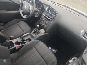 Balts Citroen C4 2015 Tauragė, ar dzinēja tilpumu 1.56 L un nobraukumu 320 tūkst. km par 2700 €, foto 5 vietnē AUTOMOTO.COM.LV