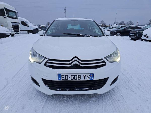 White Citroen C4 2016 in Taurage, with an engine capacity of 1.56 L and mileage of 231 thousand km for 2700 €, photo 1 on AUTOMOTO.COM.LV