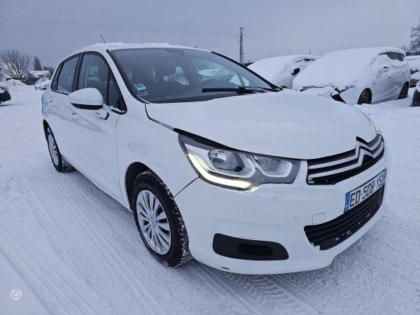 White Citroen C4 2016 in Taurage, with an engine capacity of 1.56 L and mileage of 231 thousand km for 2700 €, photo 3 on AUTOMOTO.COM.LV