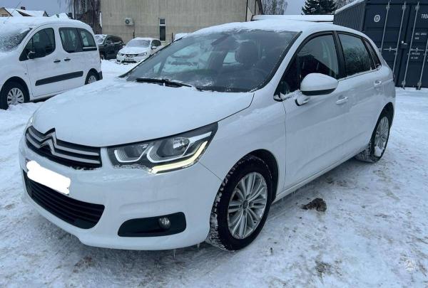 Balts Citroen C4 2016 Tauragė, ar dzinēja tilpumu 1.20 L un nobraukumu 156 tūkst. km par 3900 €, foto 1 vietnē AUTOMOTO.COM.LV