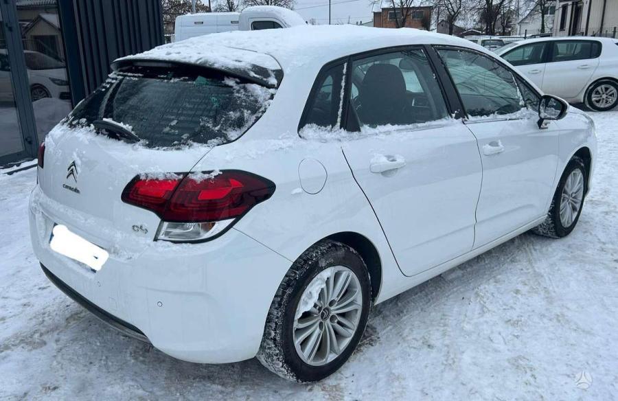 White Citroen C4 2016 in Taurage, with an engine capacity of 1.20 L and mileage of 156 thousand km for 3900 €, photo 5 on AUTOMOTO.COM.LV