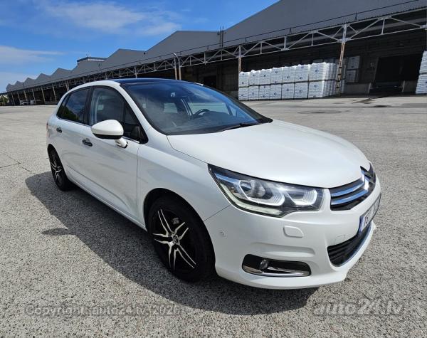 White Citroen C4 2016 in Tallinn, with an engine capacity of 1.20 L and mileage of 119 thousand km for 7000 €, photo 1 on AUTOMOTO.COM.LV